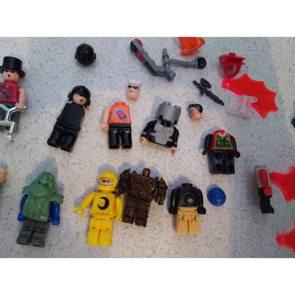 Used 1.5kg 1000+ Lego-compatible bricks + mini-figures Mega Bloks ...