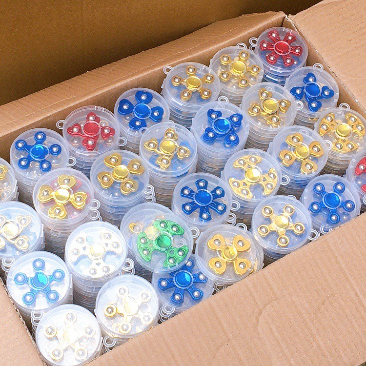 Spinner toy, super unique with many designs and plastic box (RANDOM ...