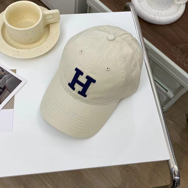 Korean Beige Men's and Women's Couple Baseball Caps | Shopee Philippines