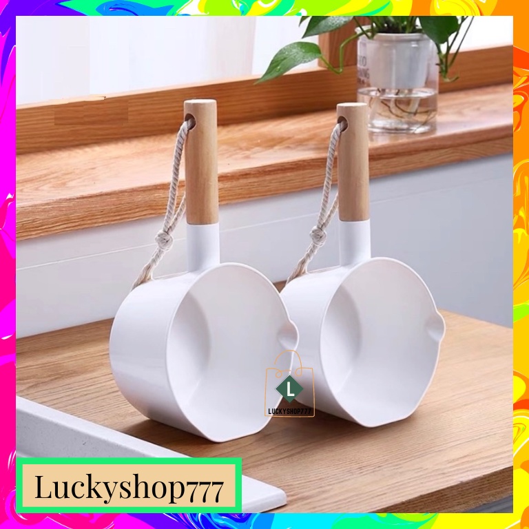 Nordic Water Dipper Scandinavian Tabo Wooden Handle Scooper Bathroom ...