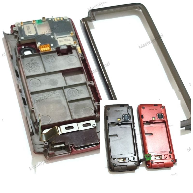 The rear bone of the Nokia E90 Comunicator plus Antenna and buzzer ...