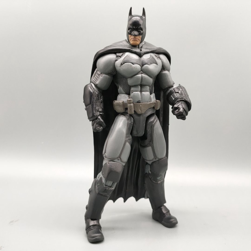 DCC Collectibles Ark-ham Origins Bat-Hero Armored 7" Action Figure ...