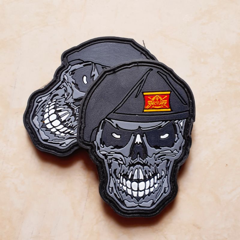 Chronory Black Beret Skull logo rubber patch - tni - velcro rubber ...