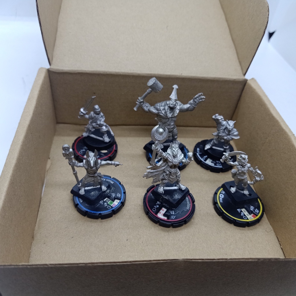 Set of 6 Metal figures (pewter?) - D&D, Fantasy RPG - mounted on clix ...