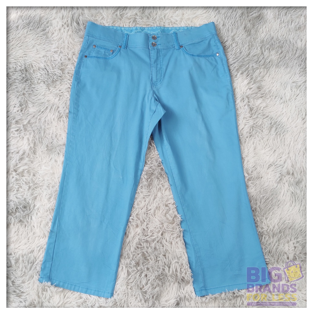 Bandolino Women's Stretch Straight Fit Crop/Capri Pants-Blue-Actual ...