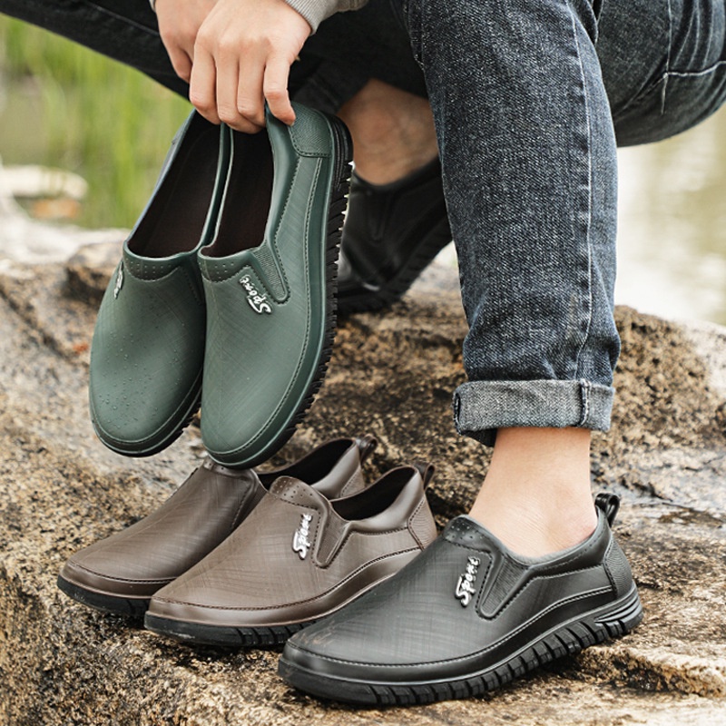Best Shoes To Wash Car