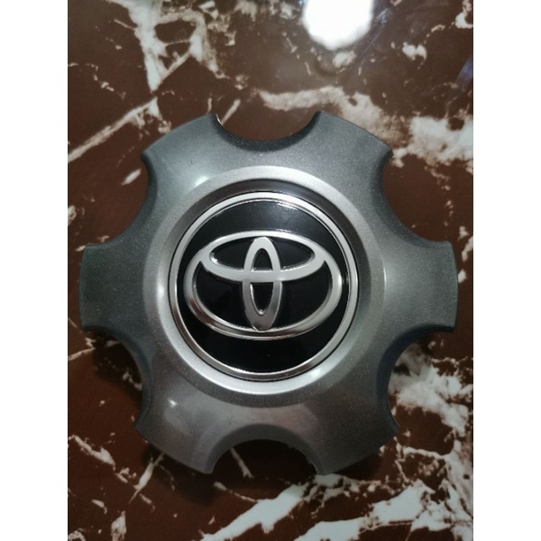 Toyota Fortuner Q Center Cap 1 piece HYPERSILVER color(with minor ...