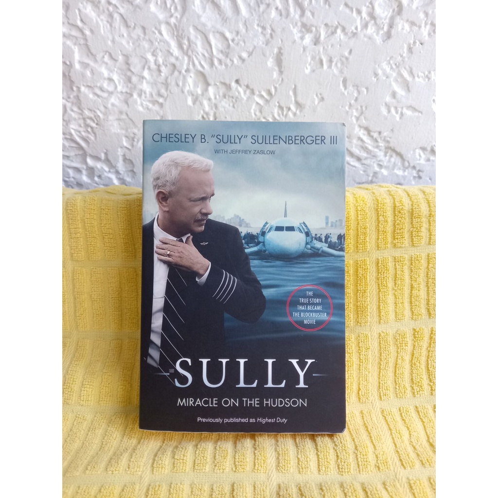 Sully Miracle on the Hudson (pre loved / TPB) | Shopee Philippines