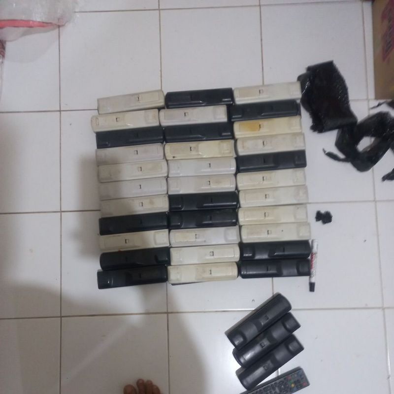 Broken Remote And Damaged Adapter | Shopee Philippines