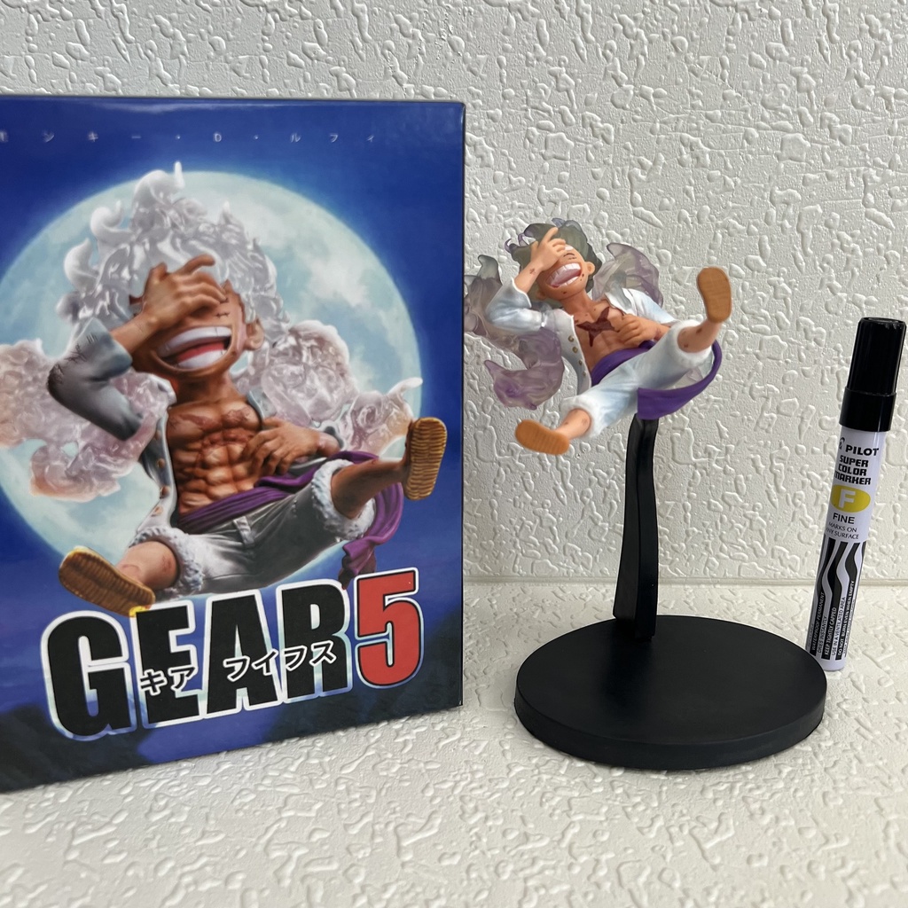 One Piece Luffy Gear 5 Sun God Nikka Luffy Sitting dragon pose Running ...