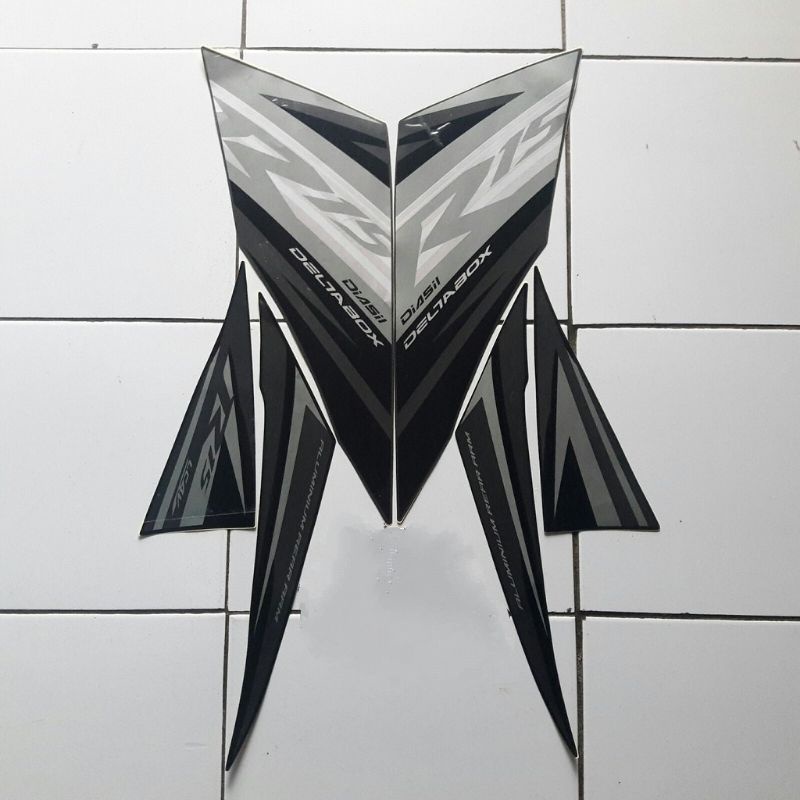 HITAM Striping sticker body trim yamaha r15 v2 2014 2015 black grey ...