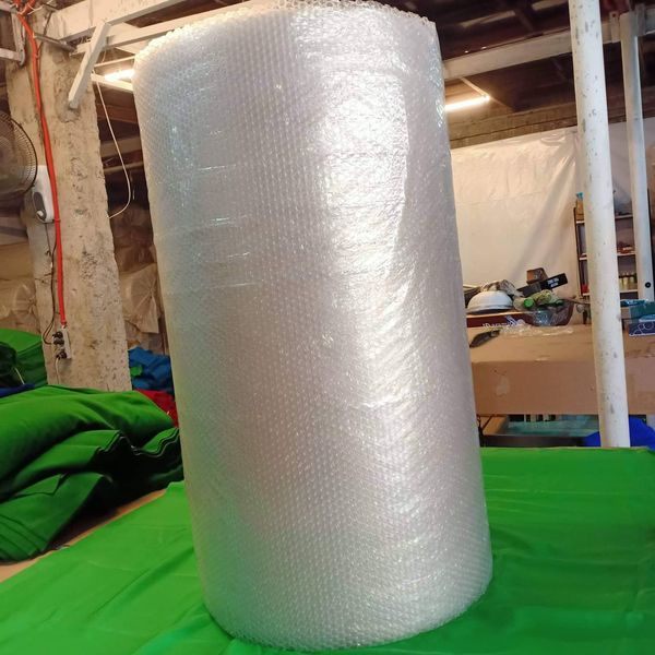 Bubble wrap (whole) (half) pambalot sa mga parcel o mababasagin na ...