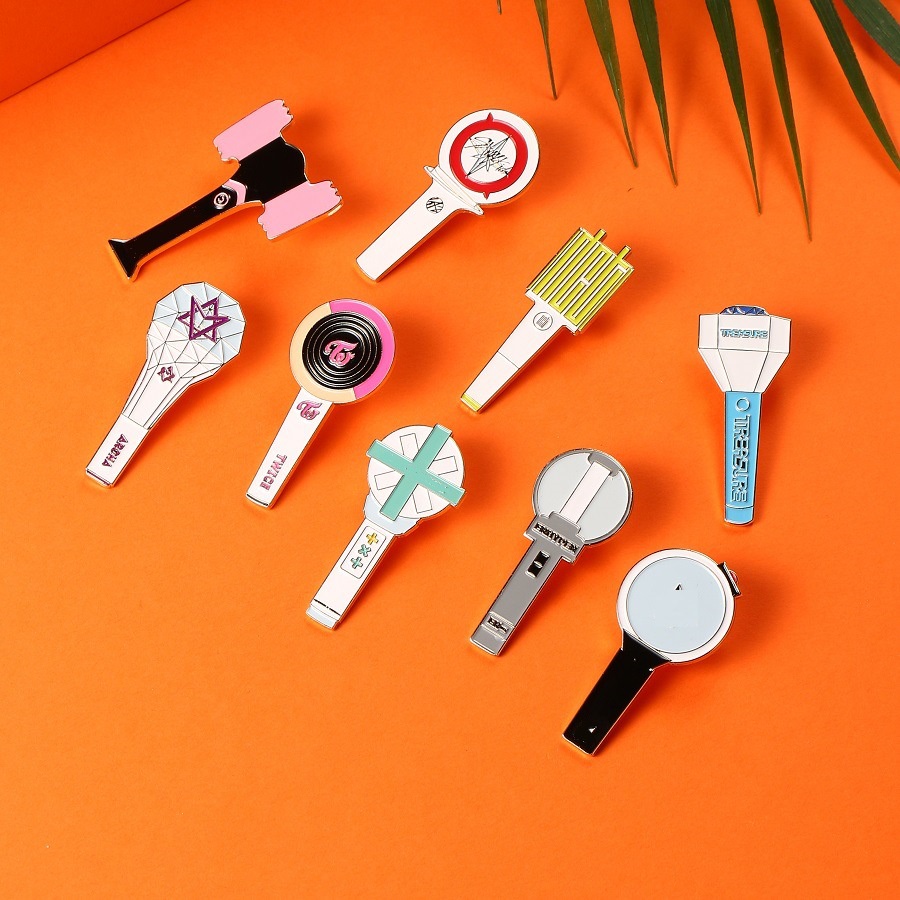 Kpop Straykids BP TX-T ASTRO EN Nct Twice Cheer Light Badge Alloy ...