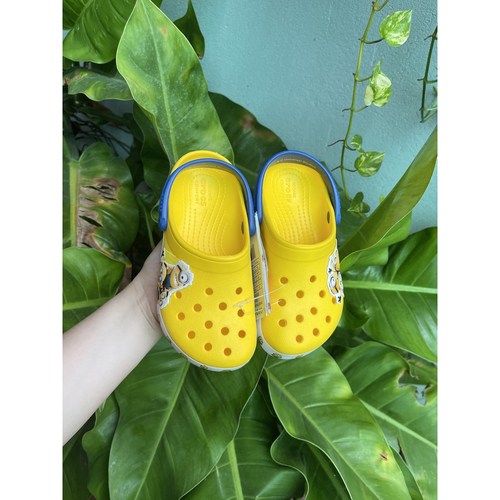 Crocs FunLab Universal Studios Minions | C11 | Original Pair | Shopee ...