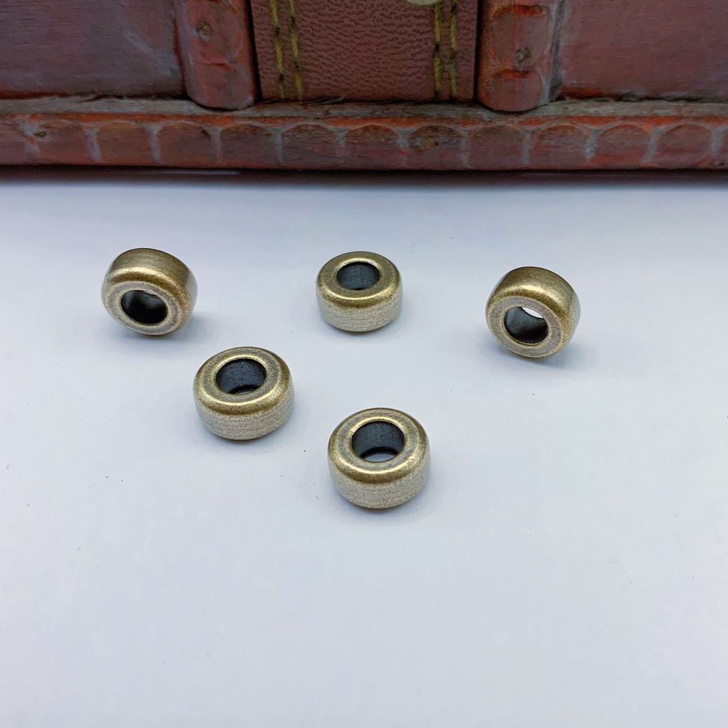 Brass Do Old Bead Bracelet Necklace Copper Fittings Are Scattered Beads ...