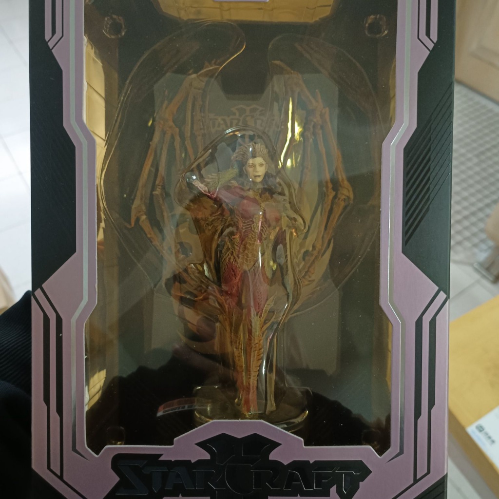 StarCraft Queen of Blades Figure Sarah Louise Kerrigan James Eugene ...