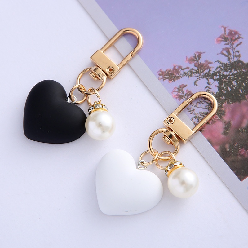 Heart Shape Keychain Frosted Black And White Color Keyring Fashion ...
