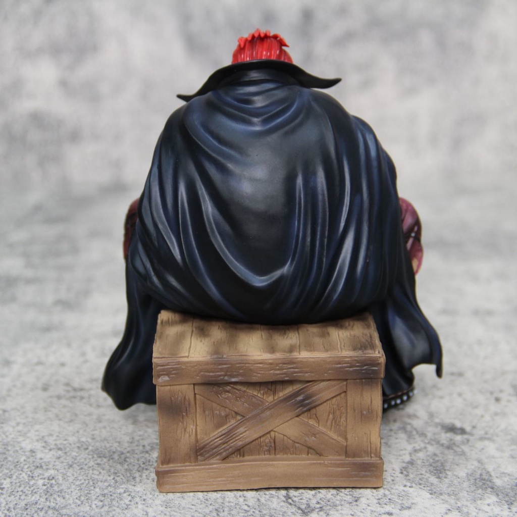 One Piece Battle-Ready Sitting Pose Red-Haired Shanks Grandline Knight ...