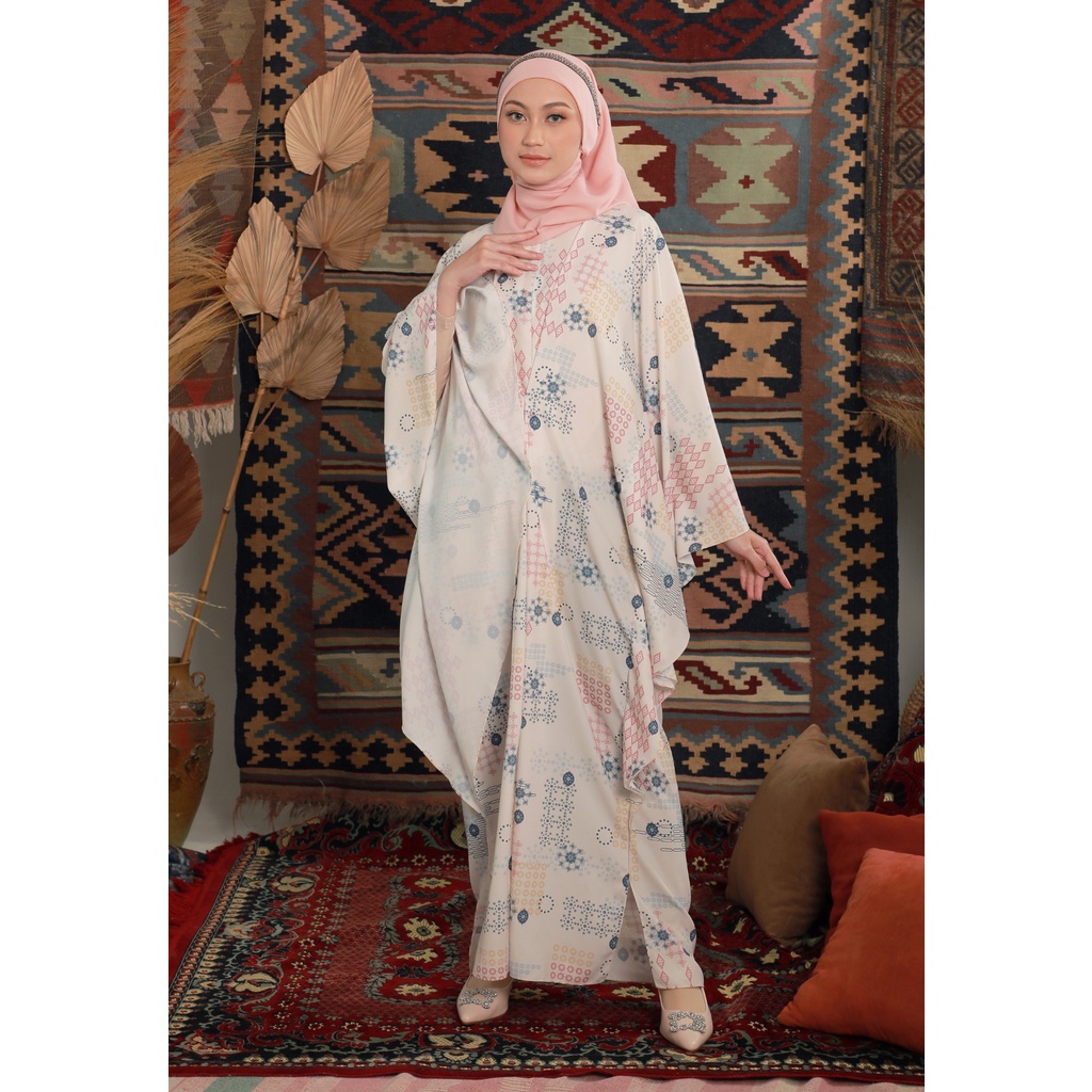 Zoya Vita Kaftan - Muslim Women's Kaftan With Wudhu Friendly Motif ...