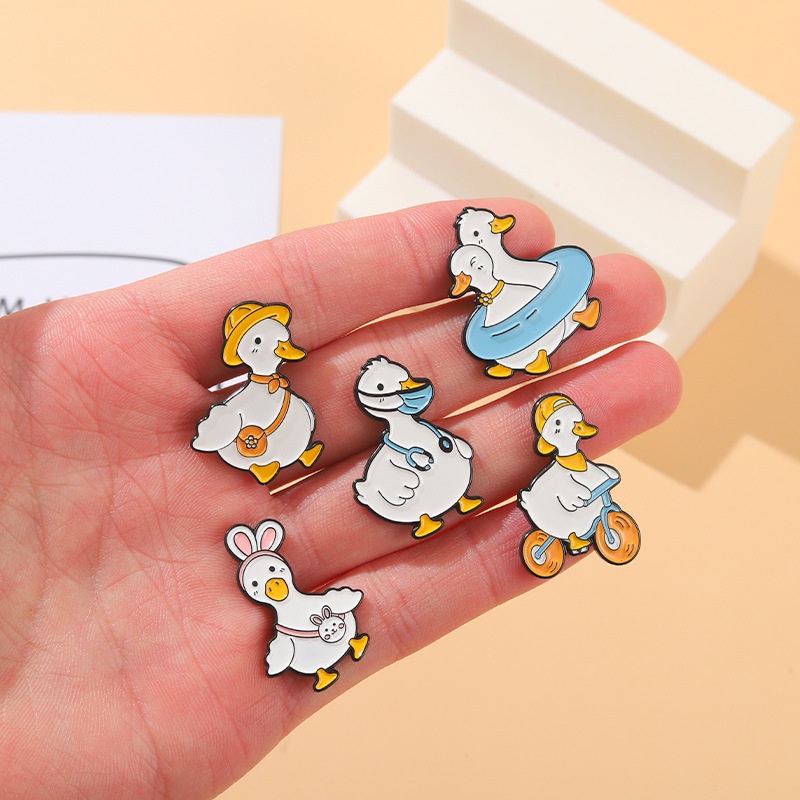 Cute Duck Enamel Pin Animal Brooches Funny Little Yellow Duck Brooch ...