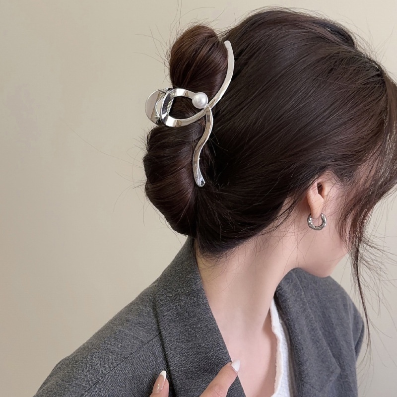 Simple Metal Line Pearl Grab Clip Large Back Head Grab Clip Korean ...