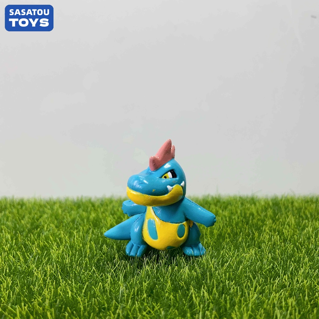 Pokemon figures Pikachu Omastar Torkoal Graveler Golem Hoppip Stantler ...