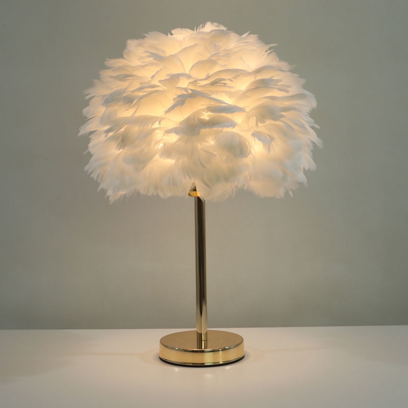 Feather Table Lamp ins Influencer Princess Lamp Wedding Feather Bedside ...