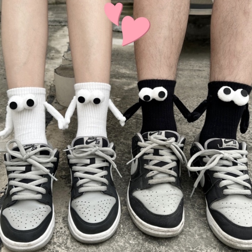 Ins Trendy Couples Magnetic Hand in Hand Socks White Black Personalized ...