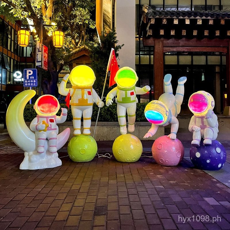 Decorative Figurines Astronaut Space Sales Office Fiberglass Lawn ...