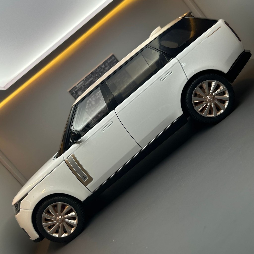 New Style 1: 18 Land Rover Range Rover SV022 Alloy Car Model Influencer ...