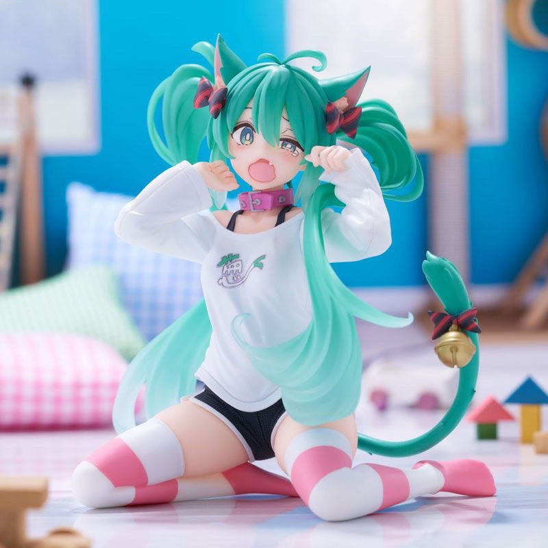 Hatsune MIKU Ear Short-Sleeved Pajamas Hatsune Figure MIKU Scenery ...