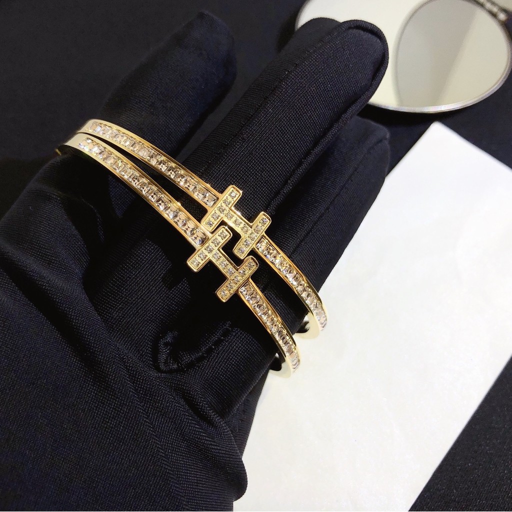 Casual Hermès Bracelet Delicate Bangle Hollow H Letter Logo Titanium ...