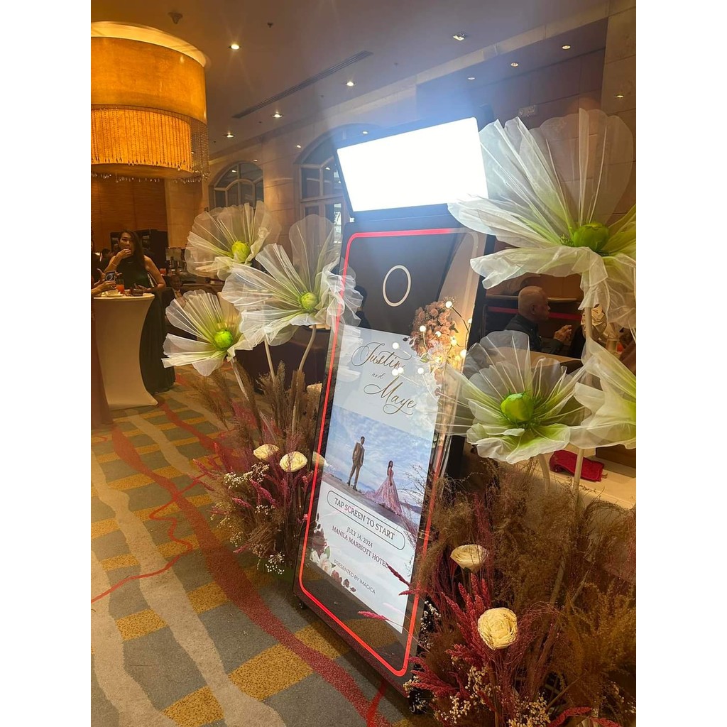2025 Newest Mirror Photo Booth Machine Mini Selfie 70 Inch Touch Screen ...
