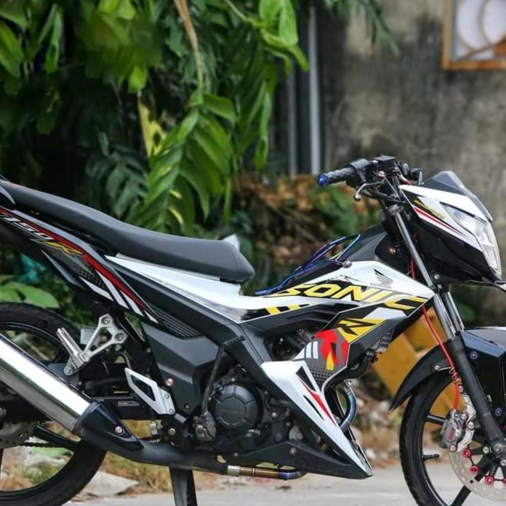 (Tx) Beautiful Removable Sticker Model for Sonic r150 - black and white ...