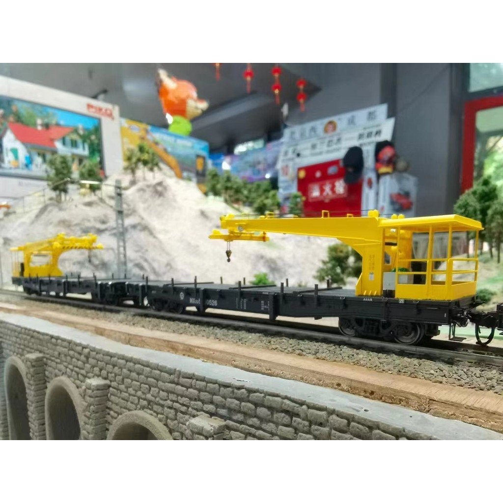 [N27]HO 1/87 Construction Track Lifting Boom Truck A set of two ...