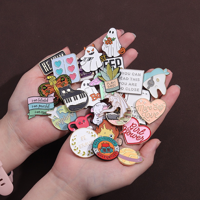 10/20/30/50Pcs/Set Random Styles Cartoon Enamel Pins Anime Brooch Cute ...