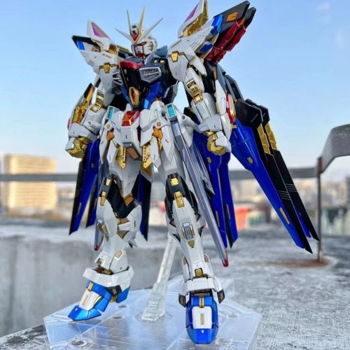 Brand New HG High 1: 144 Strike Freedom Seven Swords Red Art ...