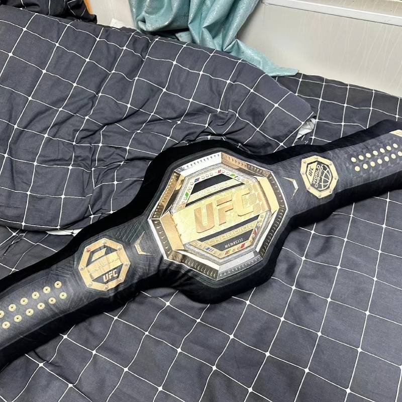 UFC Gold Belt Champion Pillow Night Champion Dream Photos Are Taken in ...