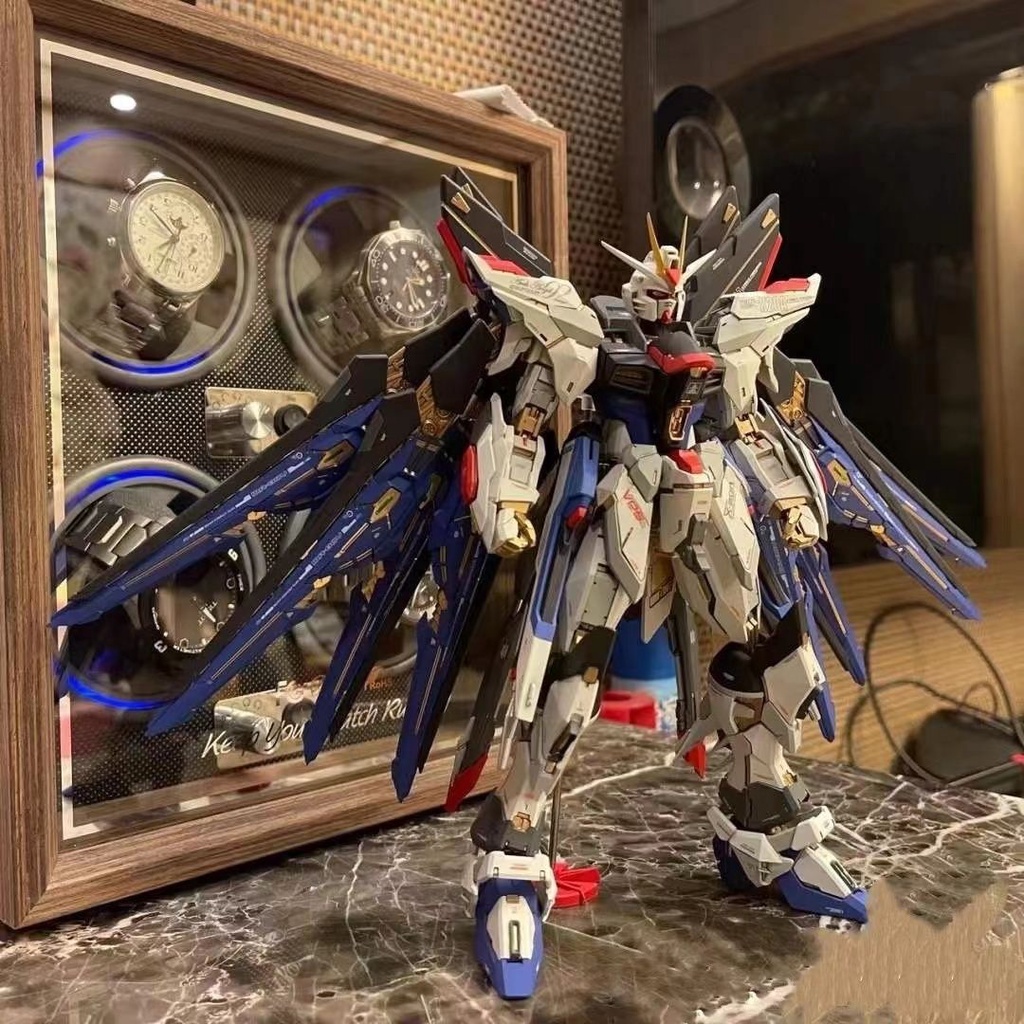 Brand New Gundam Model 1: 144 Strike Free Avalanche Red Art Dragon ...