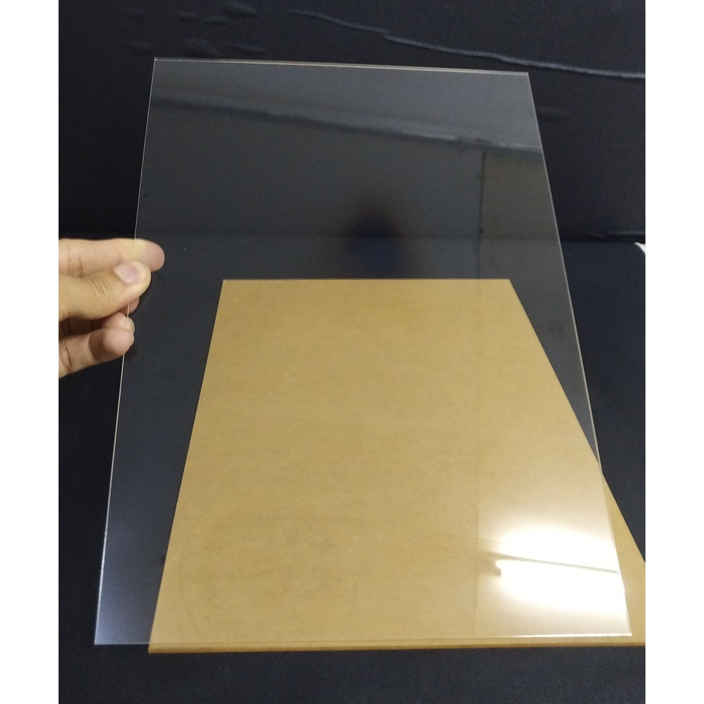 Laser cut 1mm transparent mica sheet 10x10 -> 15x25. Making picture ...