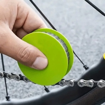 Portable Bicycle Chain Oiler Roller Lubricator Bike Chain Gear lube ...