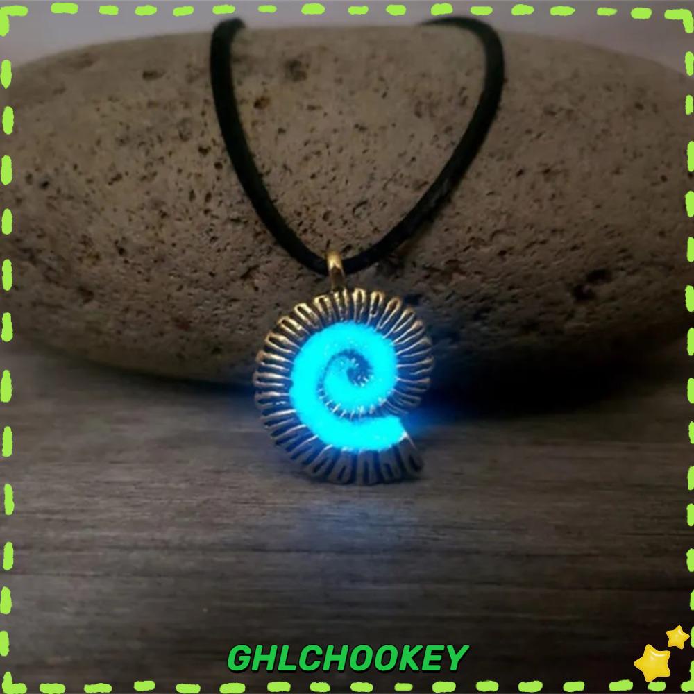 GHLCHOOKEY Night Necklace, Glow in the Dark Spiral Conch Pendant ...