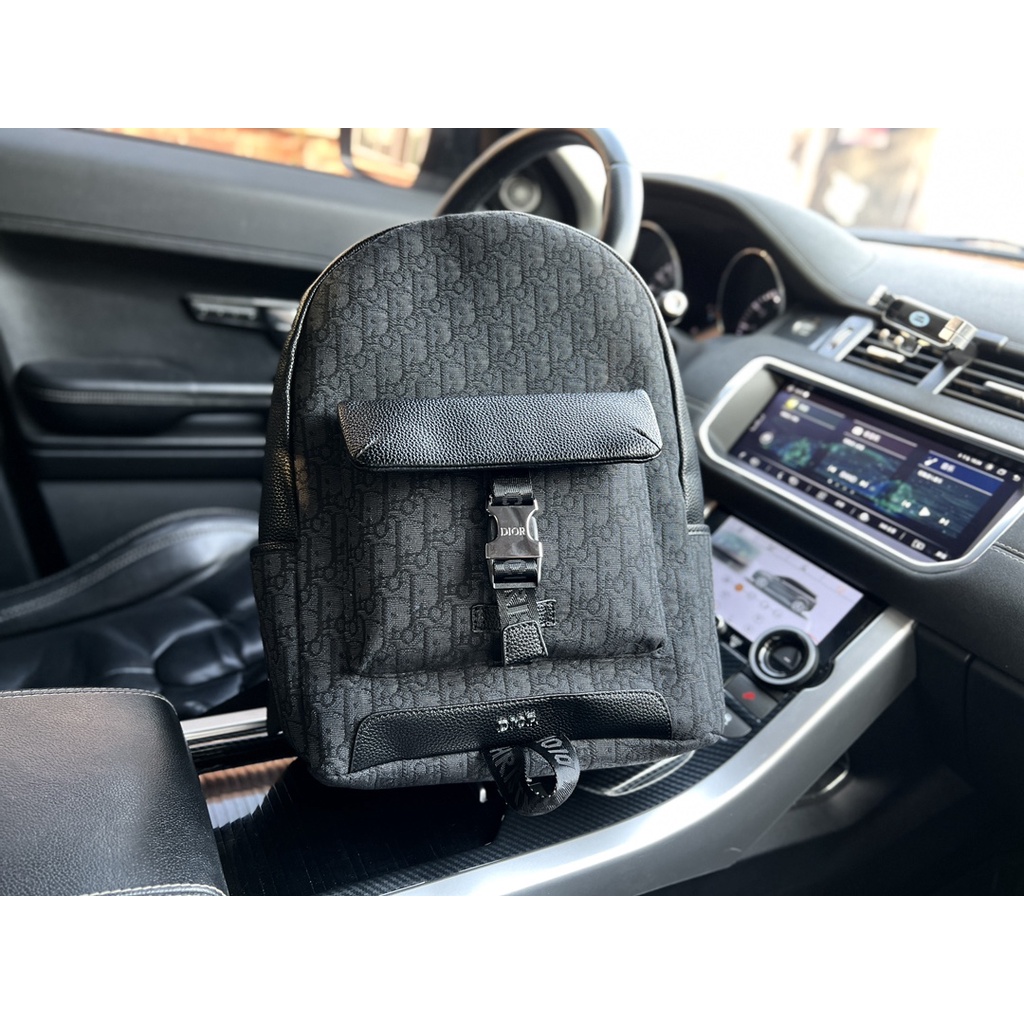 D-Saddle backpack Stylish and Durable Backpack for 15-inch - Can Hold ...