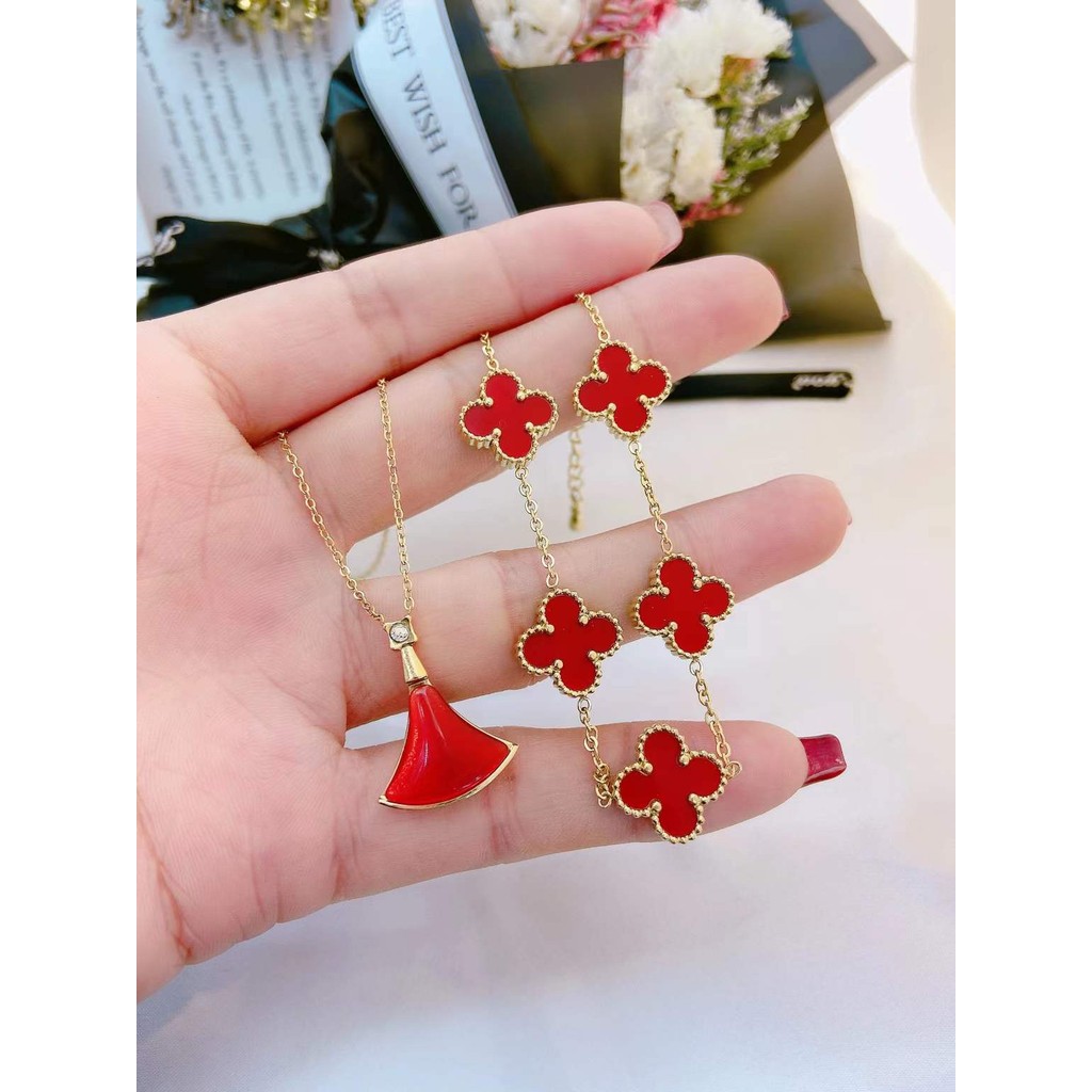 Casual Van Cleef & Arpels Bracelet Delicate Bangle Hollow Letter Logo ...