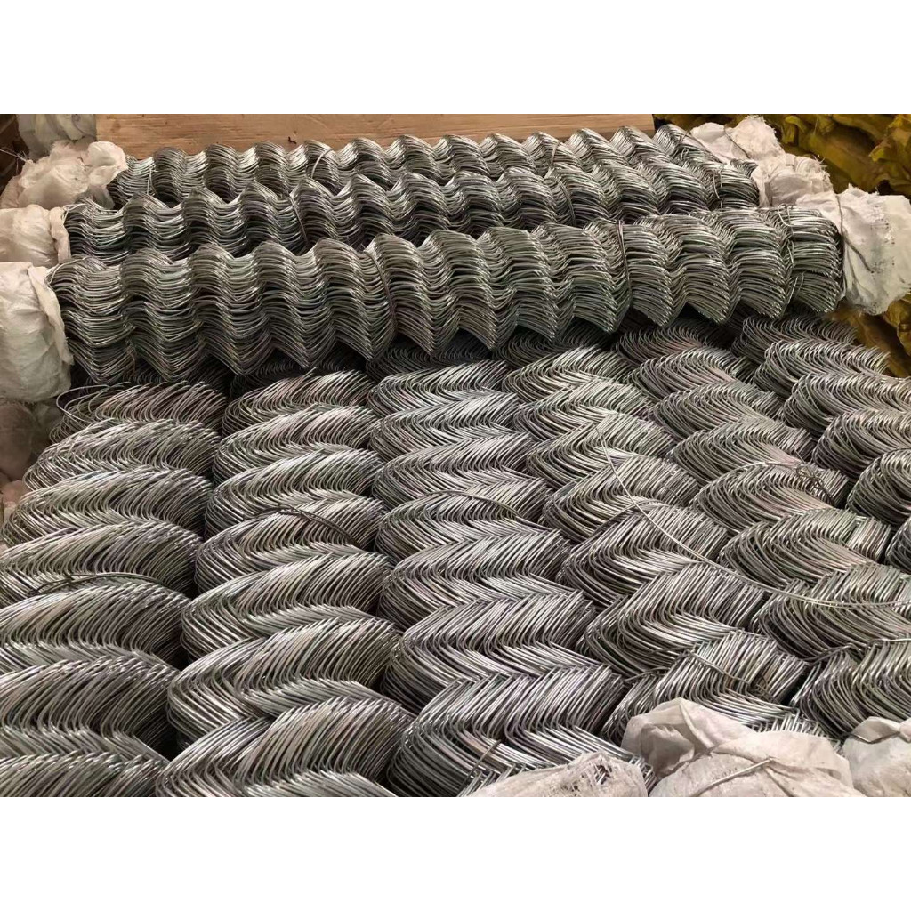Per Roll Galvanized Cyclone Wire Farm Fence Wire 12ft x 3ft / 4ft / 5ft ...