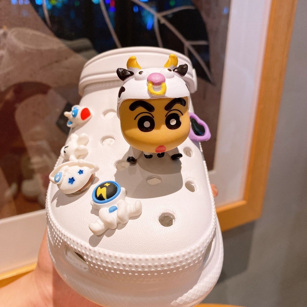 Cute Crayon Shin Chan Jibitz Set for croc Bunny Led Jibbits Chain ...