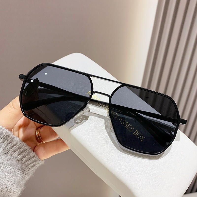 Color-changing Shades For Men UV-resistant Men's Photochromic Polarized ...