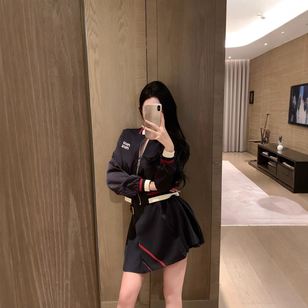 W3UN MIU MIU 25Early Spring New Preppy Style Contrast Color Embroidery ...