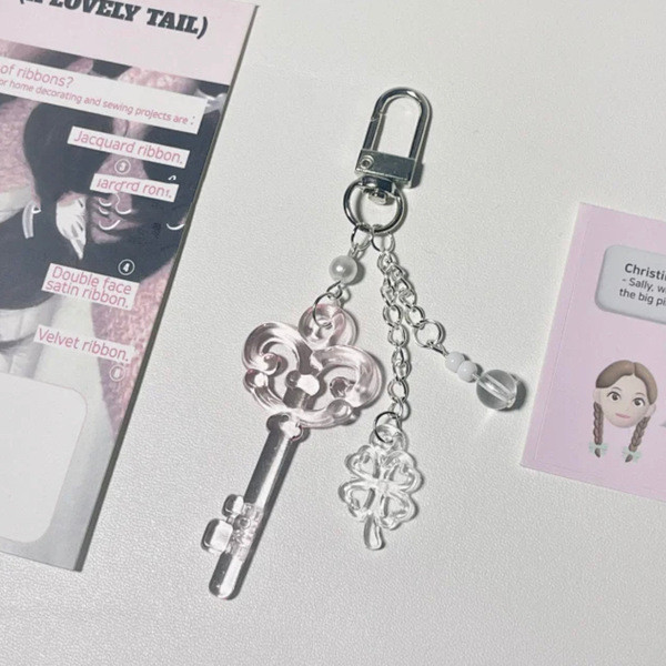 Steve Handmade Beaded Key Clover Bag Pendant Album Decorative Keychain ...