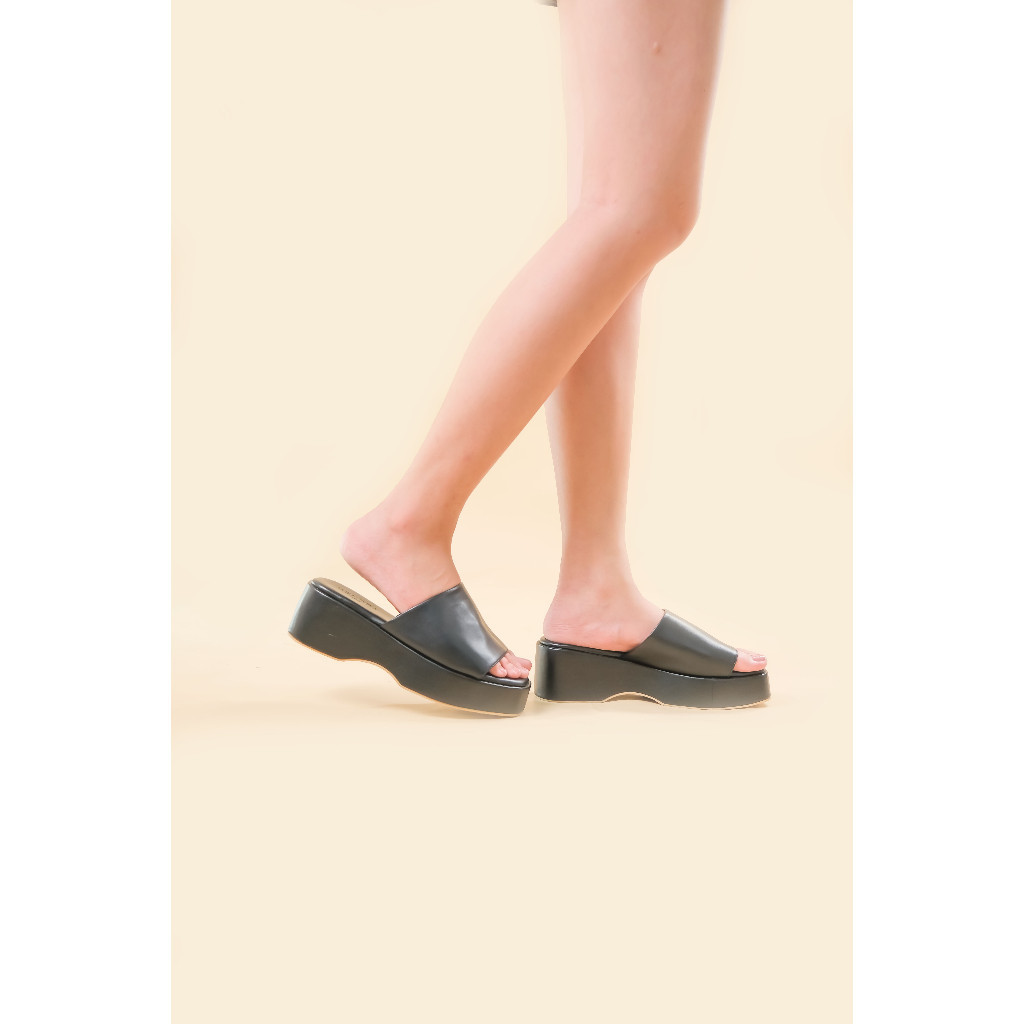 Kendra Manila / GELAI WEDGE (NEW IN) | Shopee Philippines